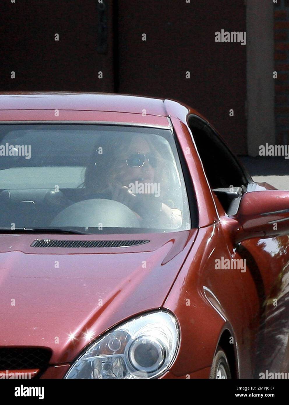 Cameron Diaz shoots a scene on location in Hollywood for her upcoming ...