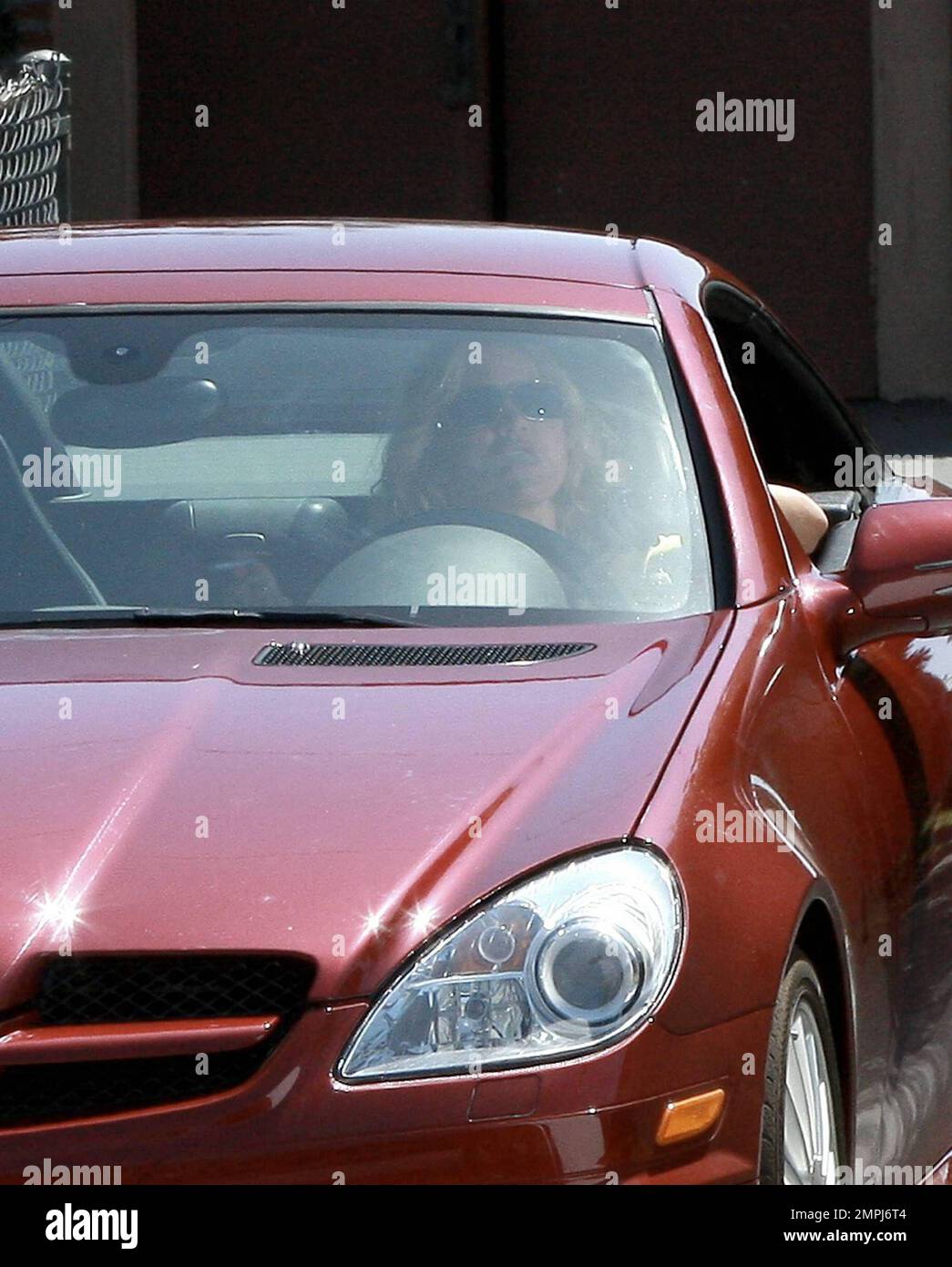 Cameron Diaz shoots a scene on location in Hollywood for her upcoming ...