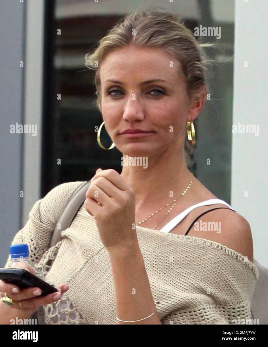 Seeing whats inside hi-res stock photography and images - Alamy