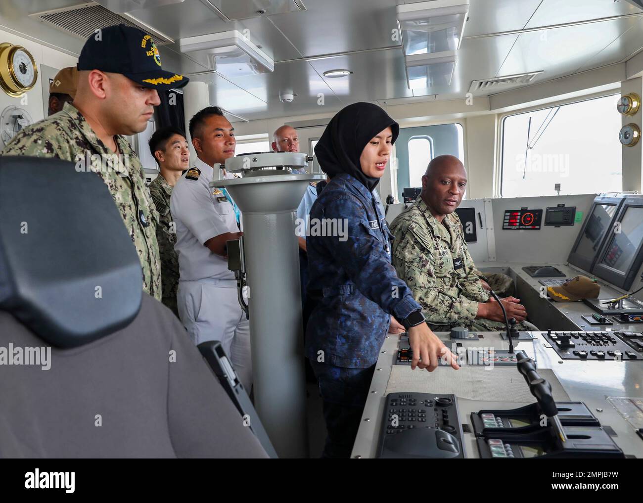 221025-N-FO714-1178 MUARA, Brunei (Oct. 25, 2022) Royal Brunei Navy Lt ...