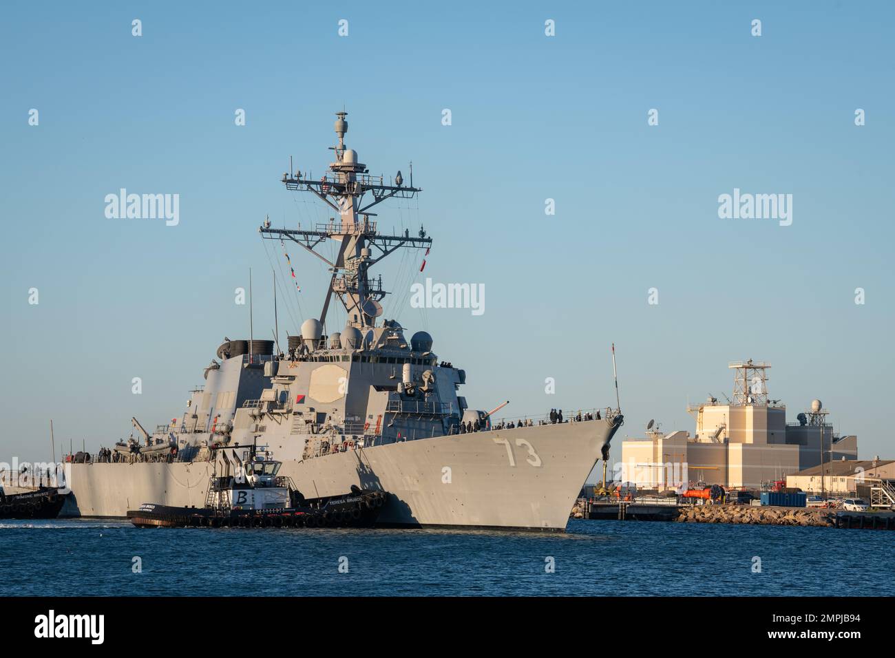 USS Decatur (DDG 73) makes her way past the Surface Warfare Engineering ...
