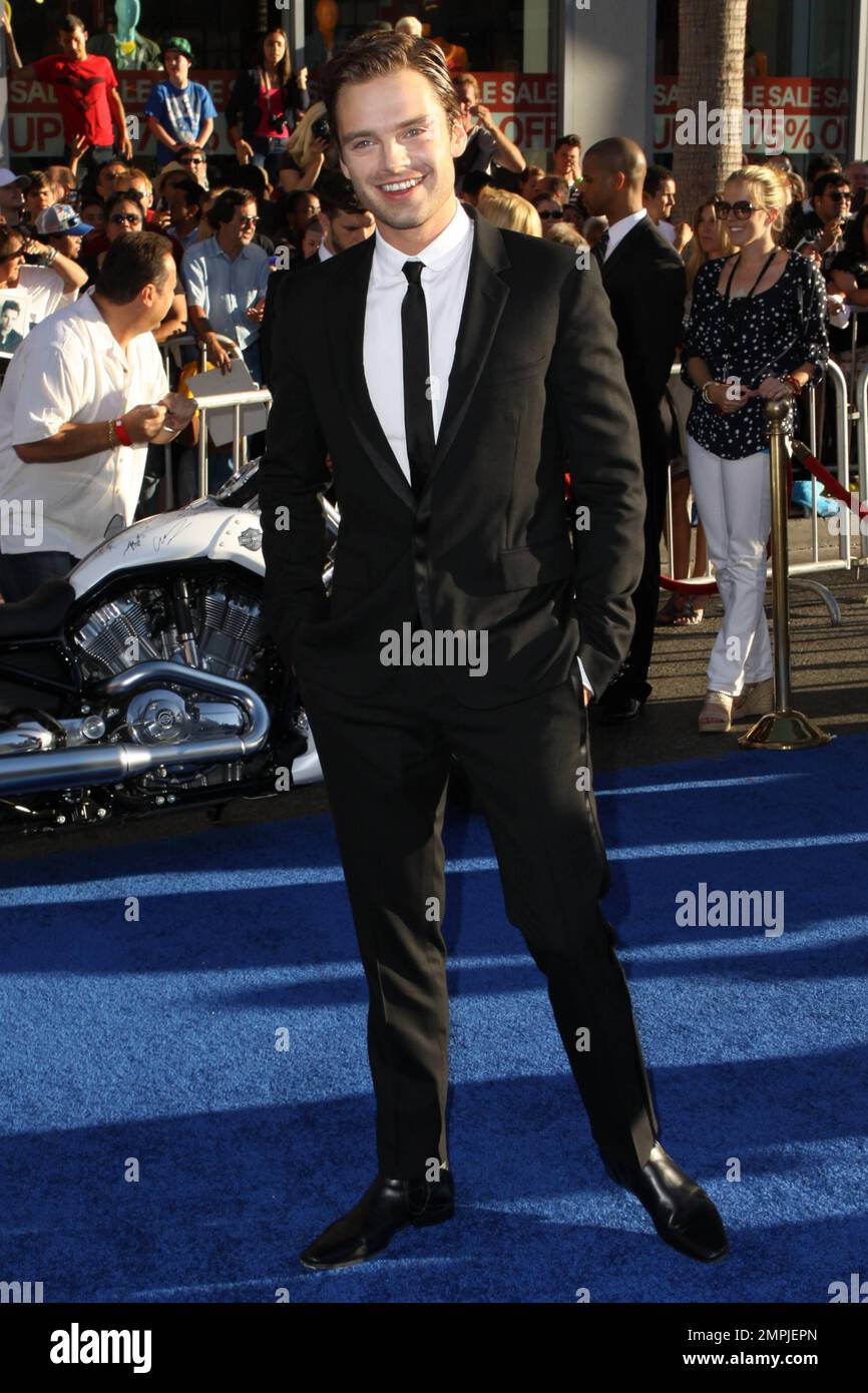 Sebastian stan capitan america hi-res stock photography and images - Alamy