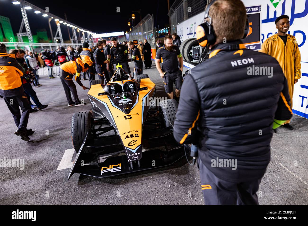 05 HUGHES Jake (gbr), Neom McLaren Formula E Team, Spark-Nissan, Nissan e-4ORCE 04, grid during ...