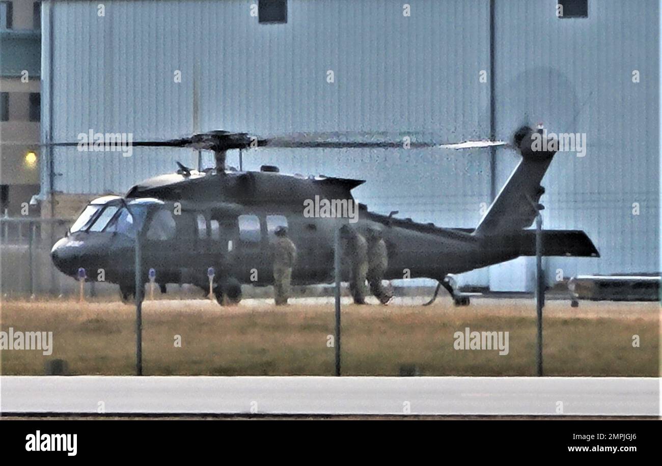 Aircrews with the Minnesota National Guard operate UH-60 Black Hawk ...