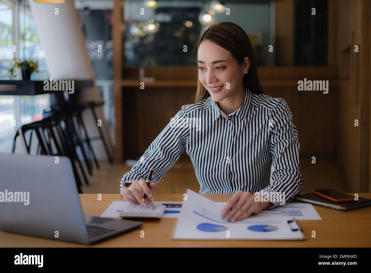 Accounting class hi-res stock photography and images - Alamy