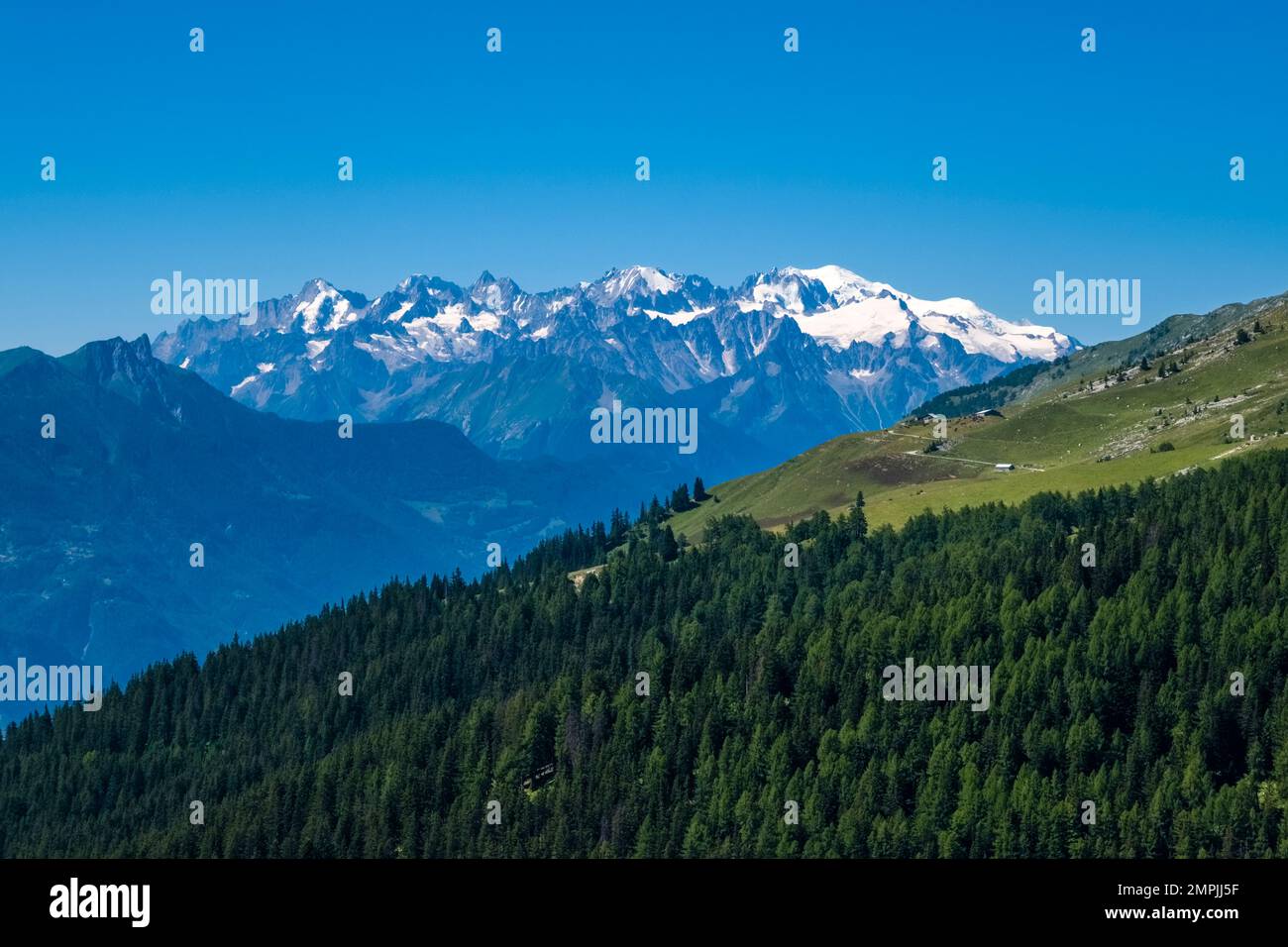 The snow covered summits of the Mont Blanc massif, Mont Blanc the ...