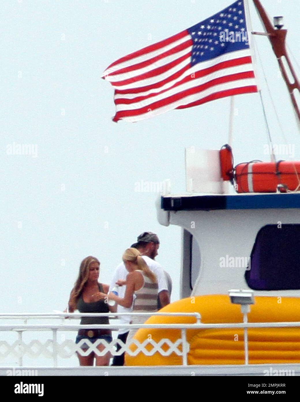 EXCLUSIVE!! While on the set of her new movie, Carmen Electra spends a ...