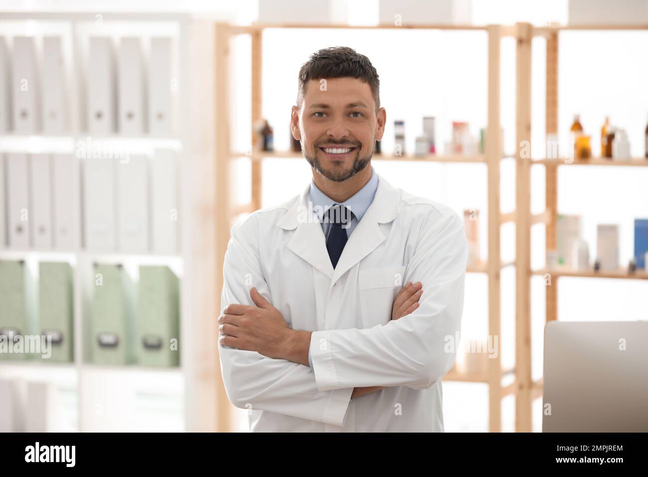 Male chemist store hi-res stock photography and images - Alamy