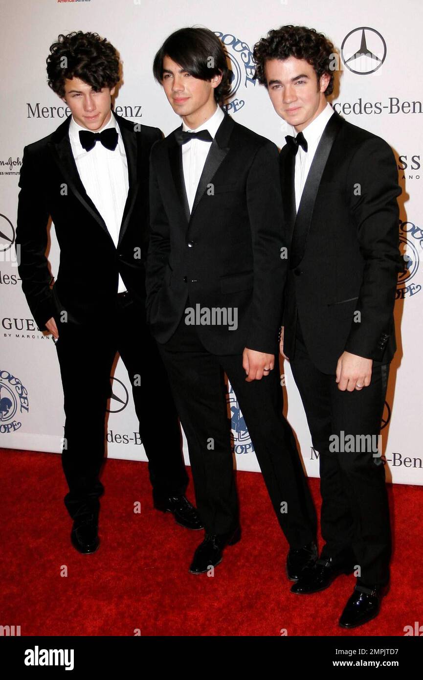 The Jonas Brothers arrive at Mercedes-Benz Presents The 30th Aniversary ...