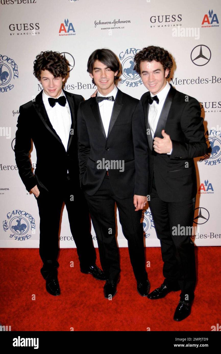 The Jonas Brothers arrive at Mercedes-Benz Presents The 30th Aniversary ...