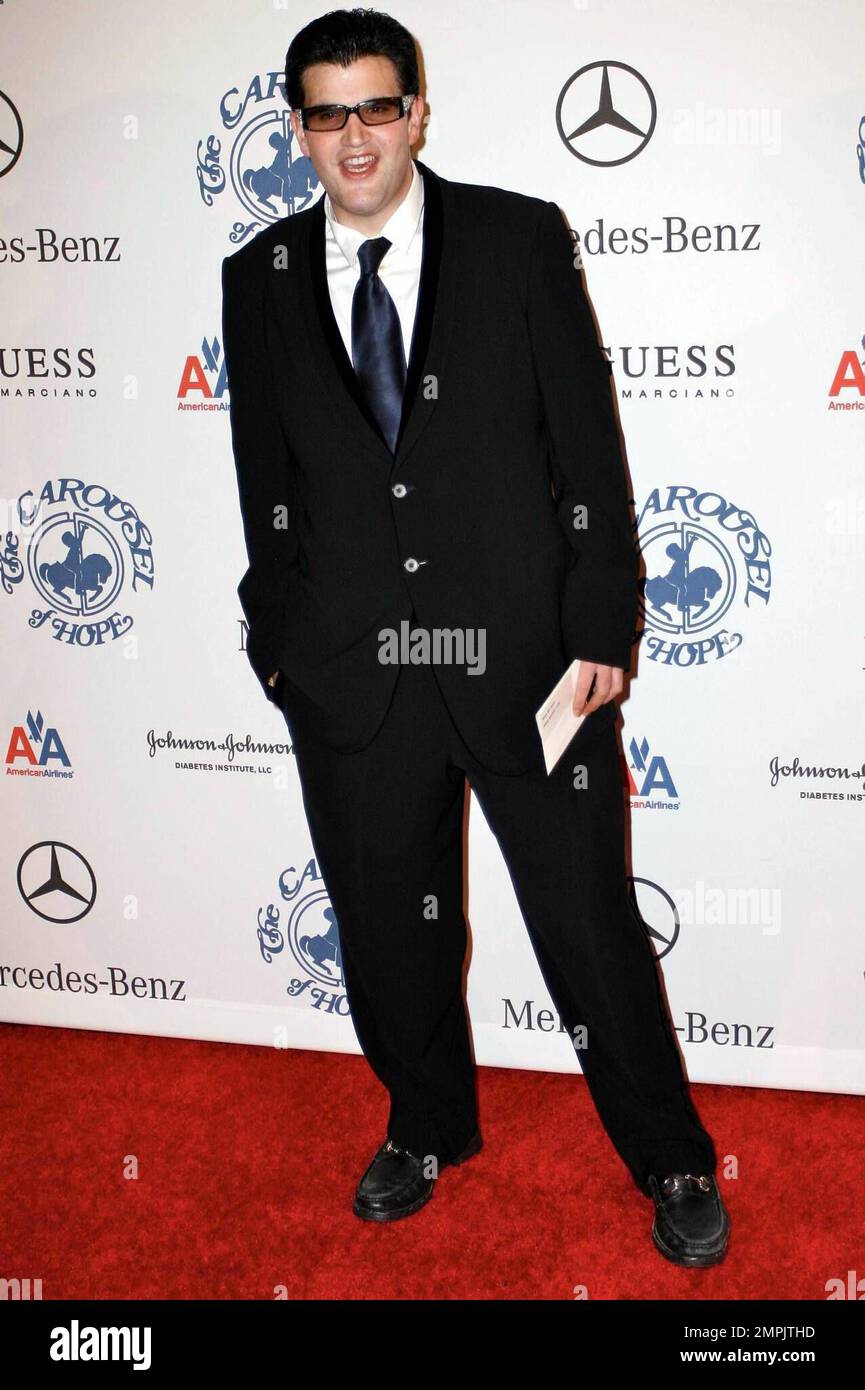 Jason Davis arrives at Mercedes-Benz Presents The 30th Aniversary ...