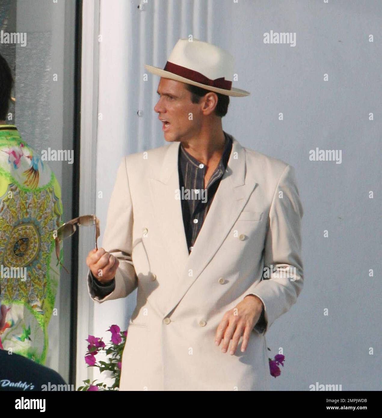 Jim Carrey films 'I Love You Phillip Morris' in the Art Deco District ...