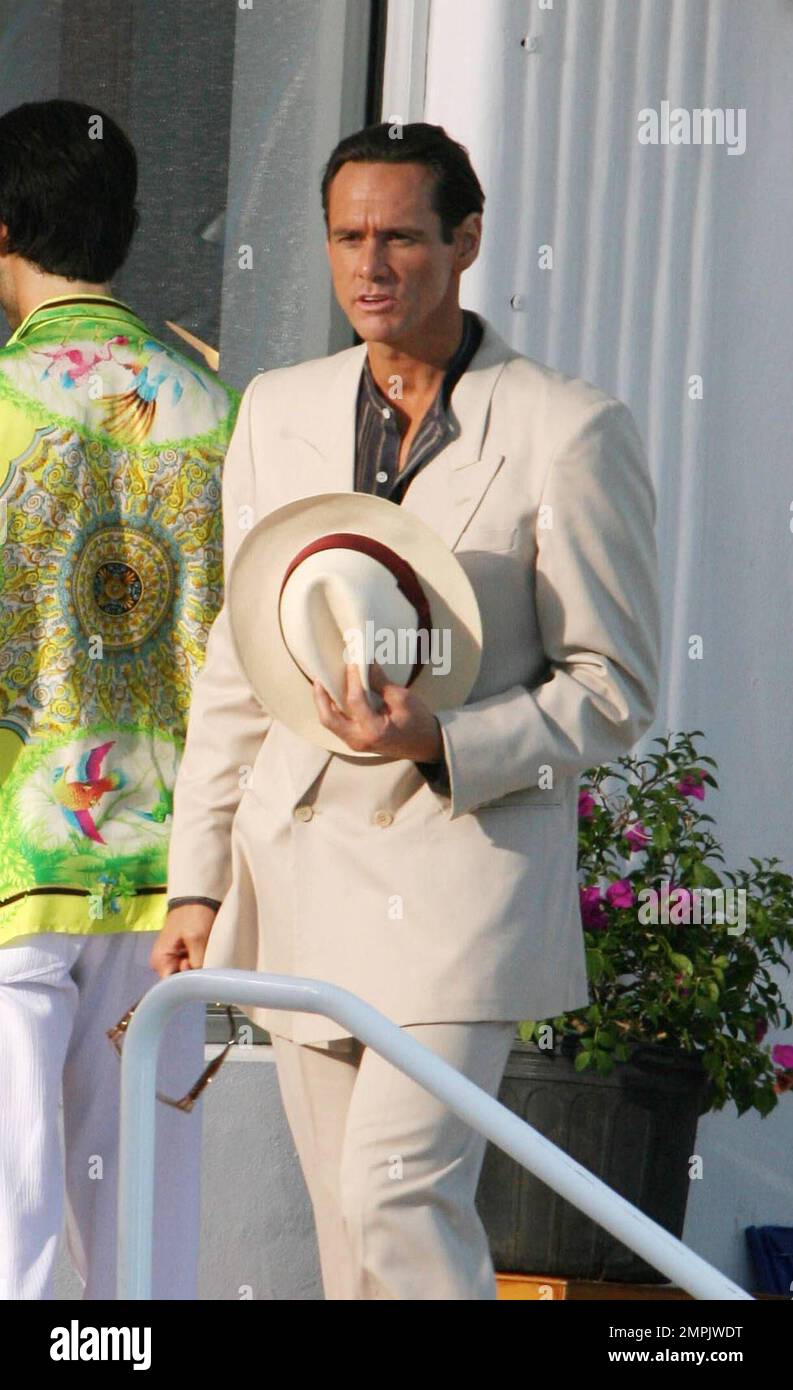 Jim Carrey films 'I Love You Phillip Morris' in the Art Deco District ...