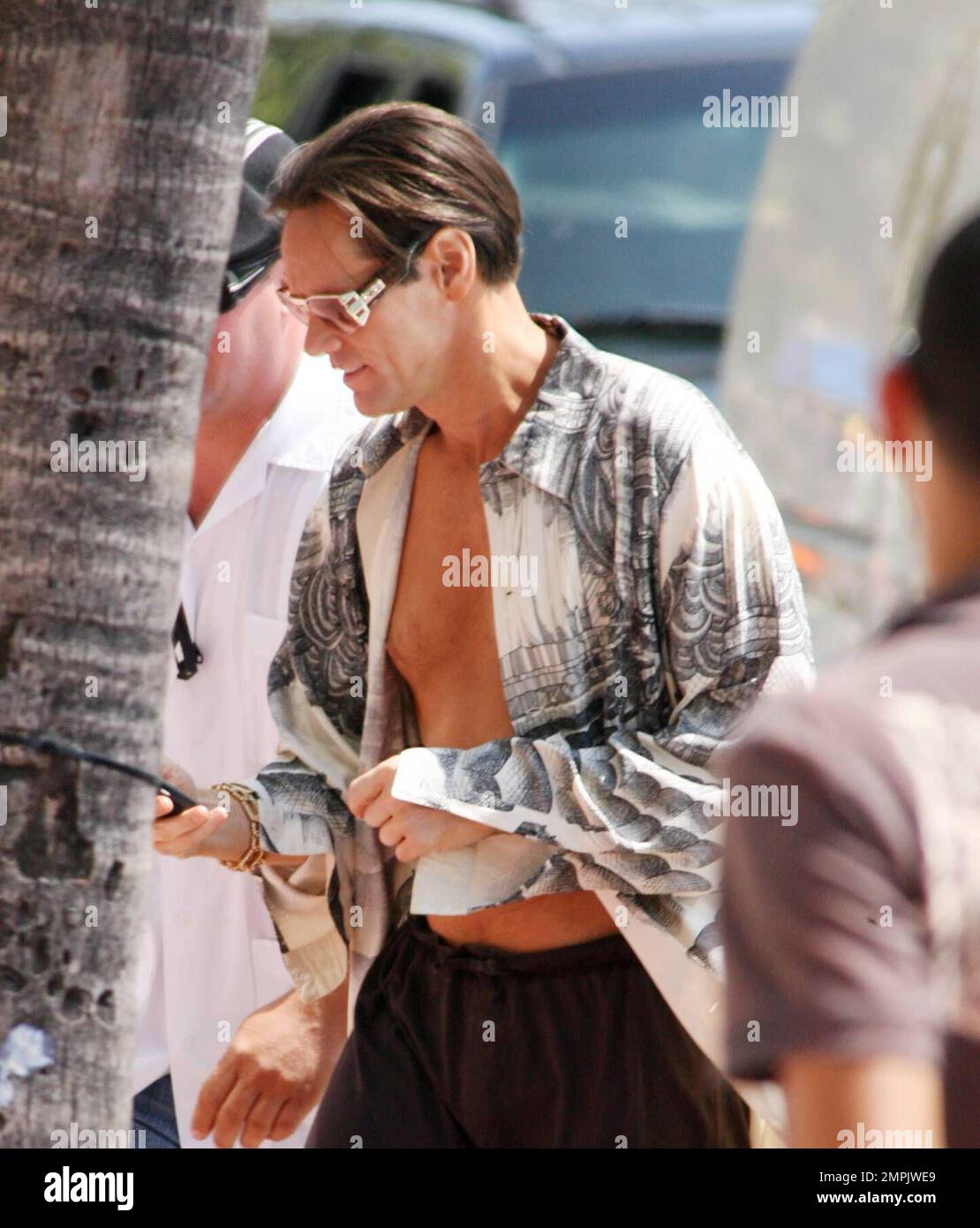 Jim Carrey films 'I Love You Phillip Morris' in the Art Deco District ...