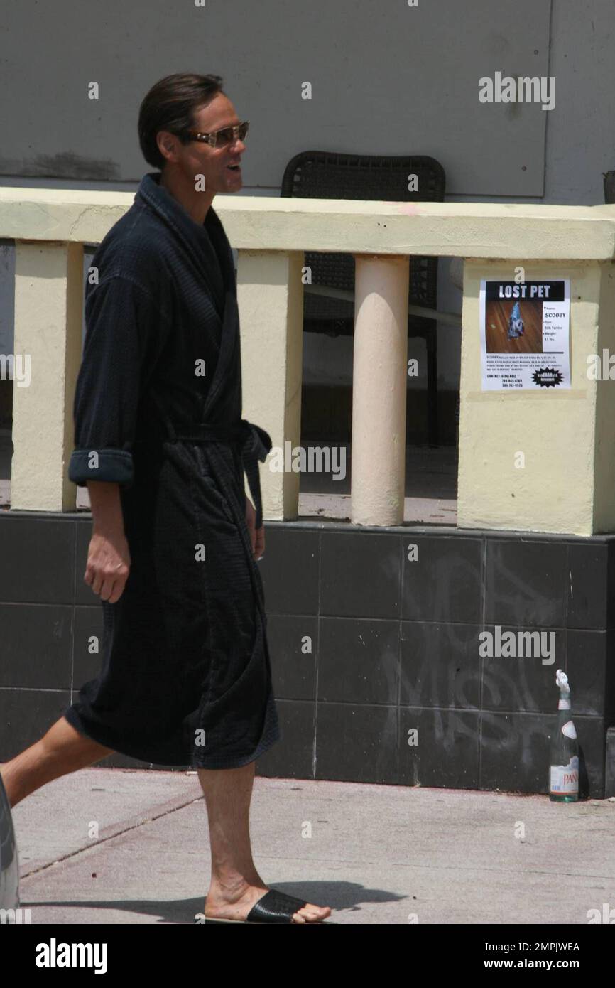 Jim Carrey films 'I Love You Phillip Morris' in the Art Deco District ...