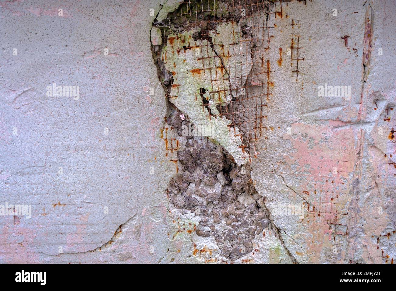 Old rebar hi-res stock photography and images - Alamy