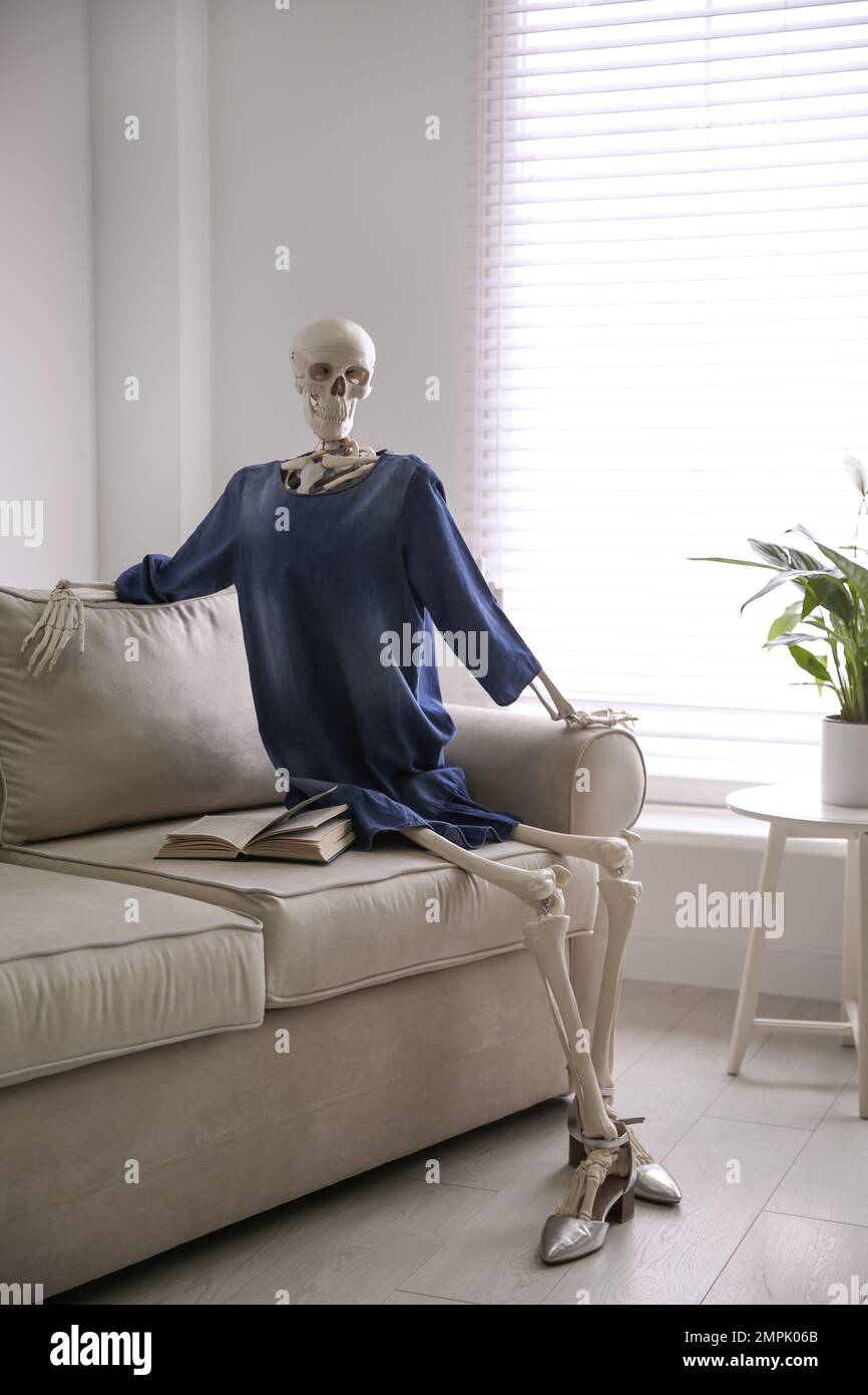 Human skeleton book on hi-res stock photography and images - Alamy