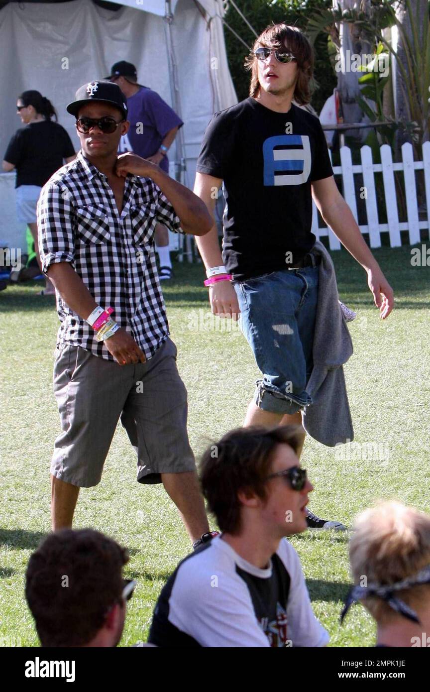 Exclusive!! Cast members of the ABC Family series Greek hang out at the ...