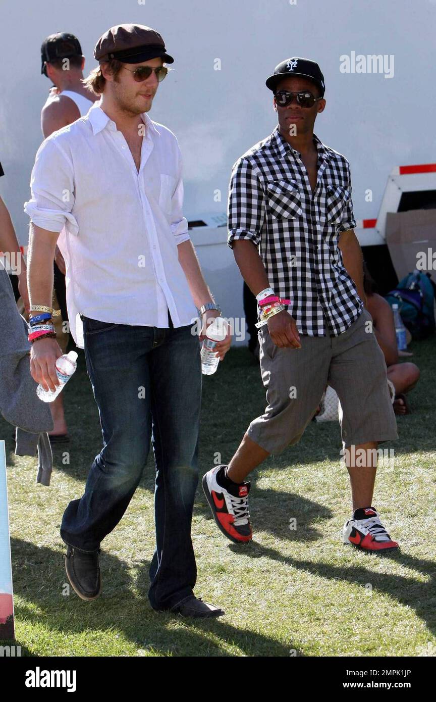 Exclusive!! Cast members of the ABC Family series Greek hang out at the ...