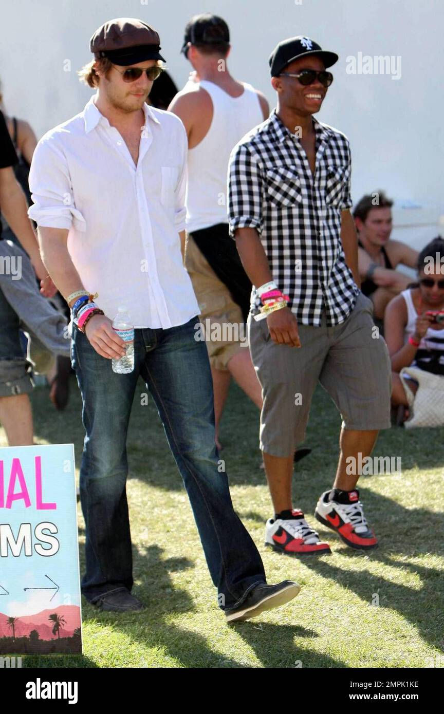 Exclusive!! Cast members of the ABC Family series Greek hang out at the ...