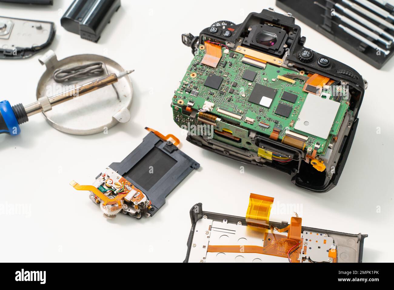 Broken camera equipment hi-res stock photography and images - Alamy