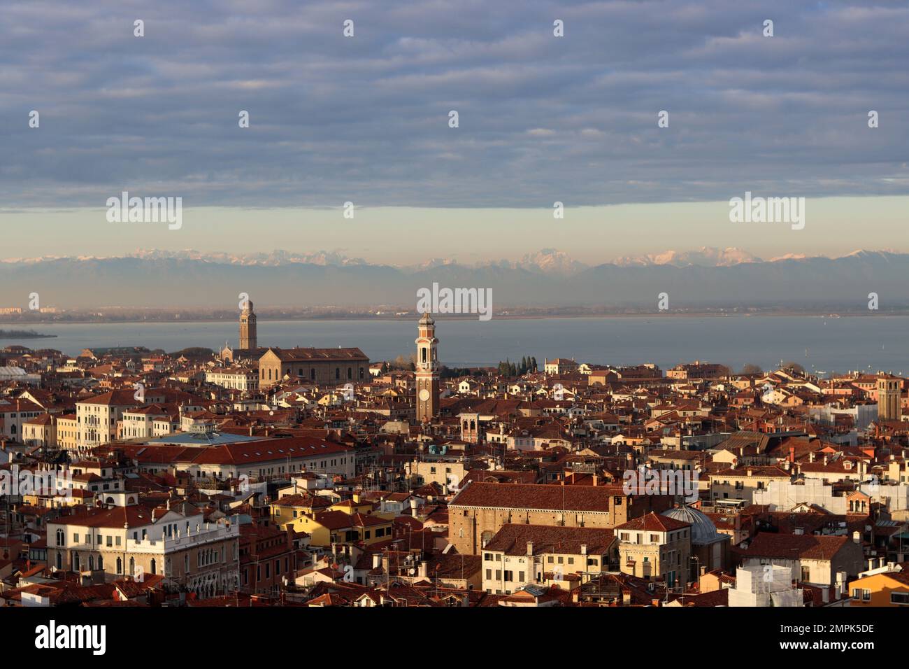 Beautiful evening in Venice. Colorful panoramic photo of famous Italian ...