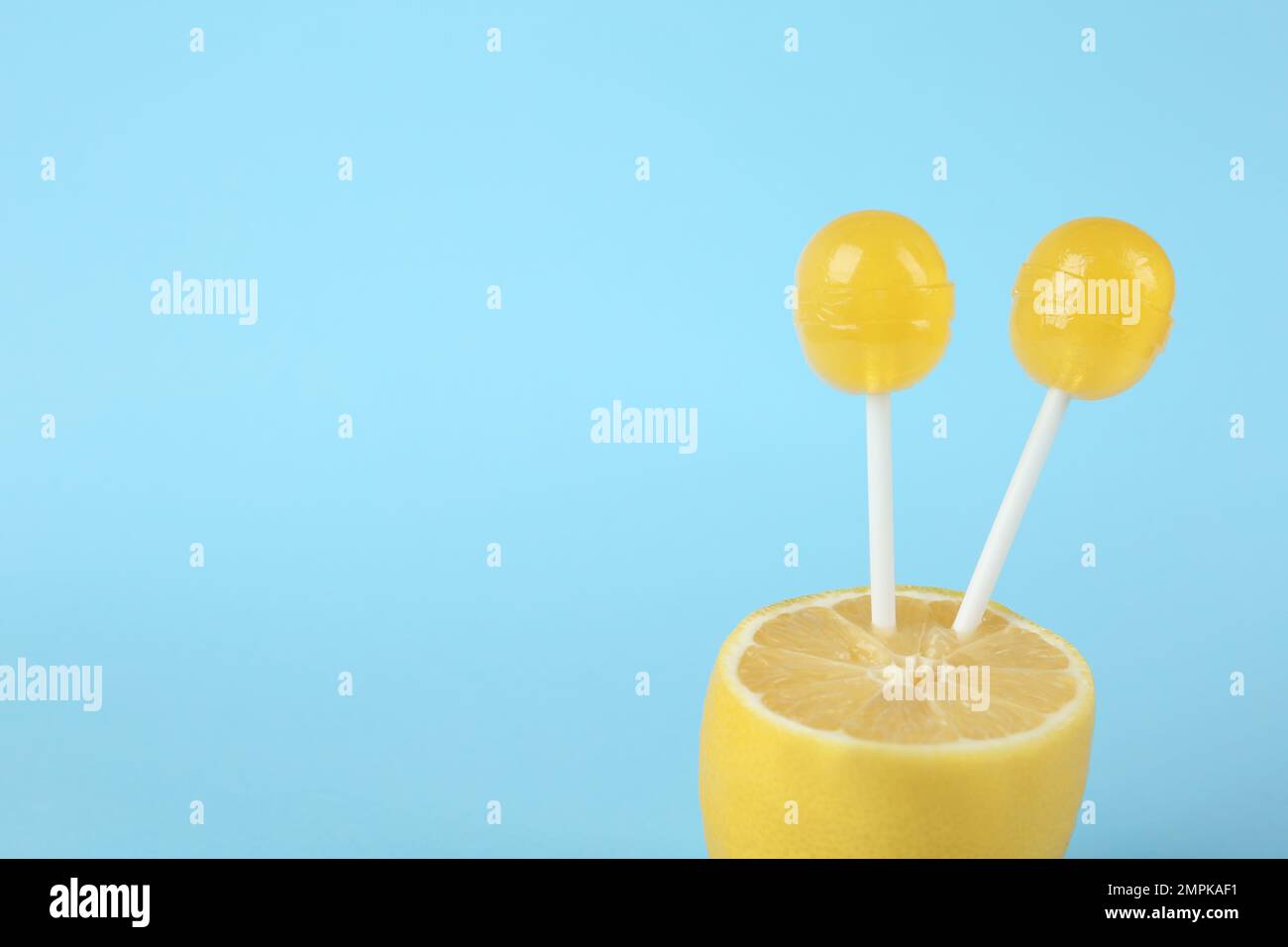 Fruit flavored lollipops hi-res stock photography and images - Alamy