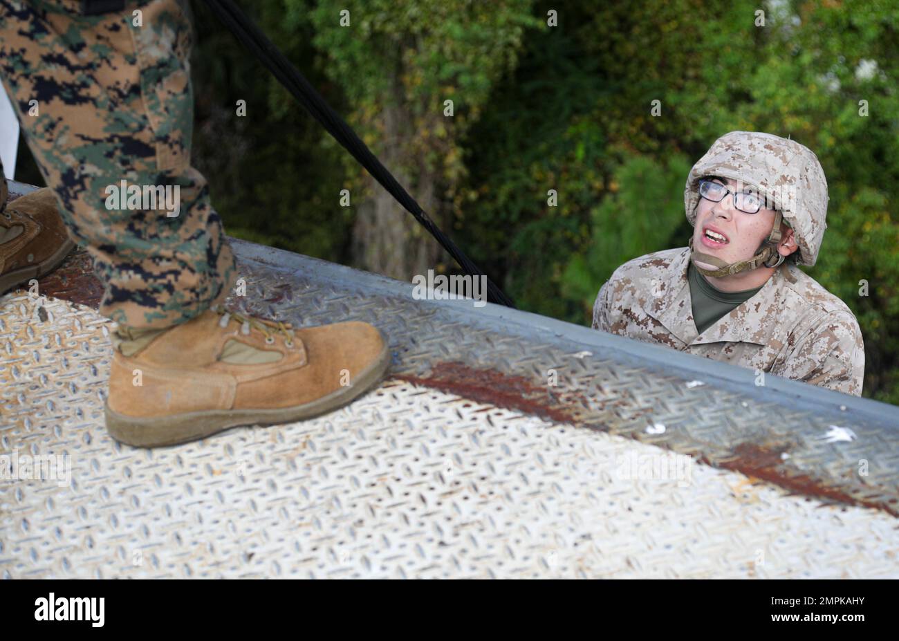 Recruits with Alpha Company, 1st Recruit Training Battalion, learn and ...