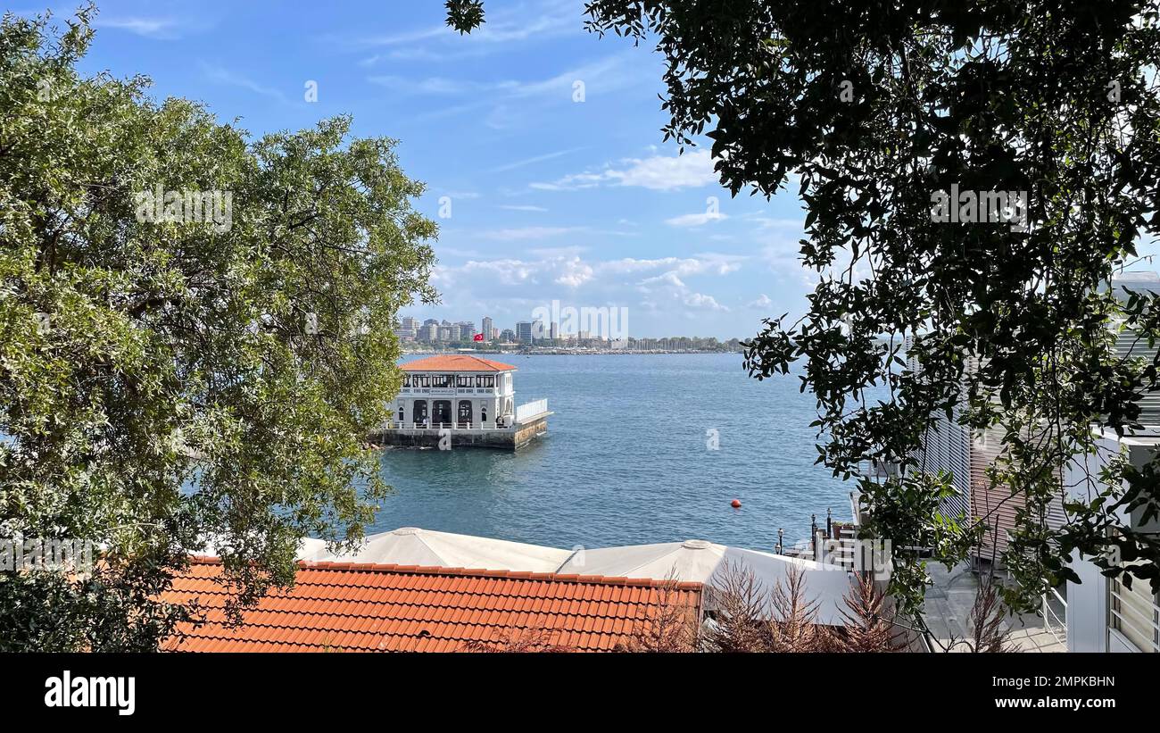 Moda istanbul hi-res stock photography and images - Alamy