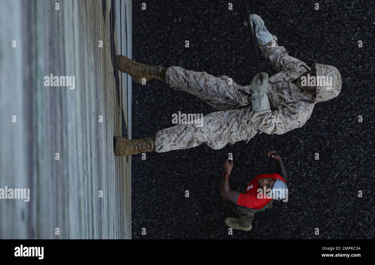 Recruits with Alpha Company, 1st Recruit Training Battalion, learn and ...