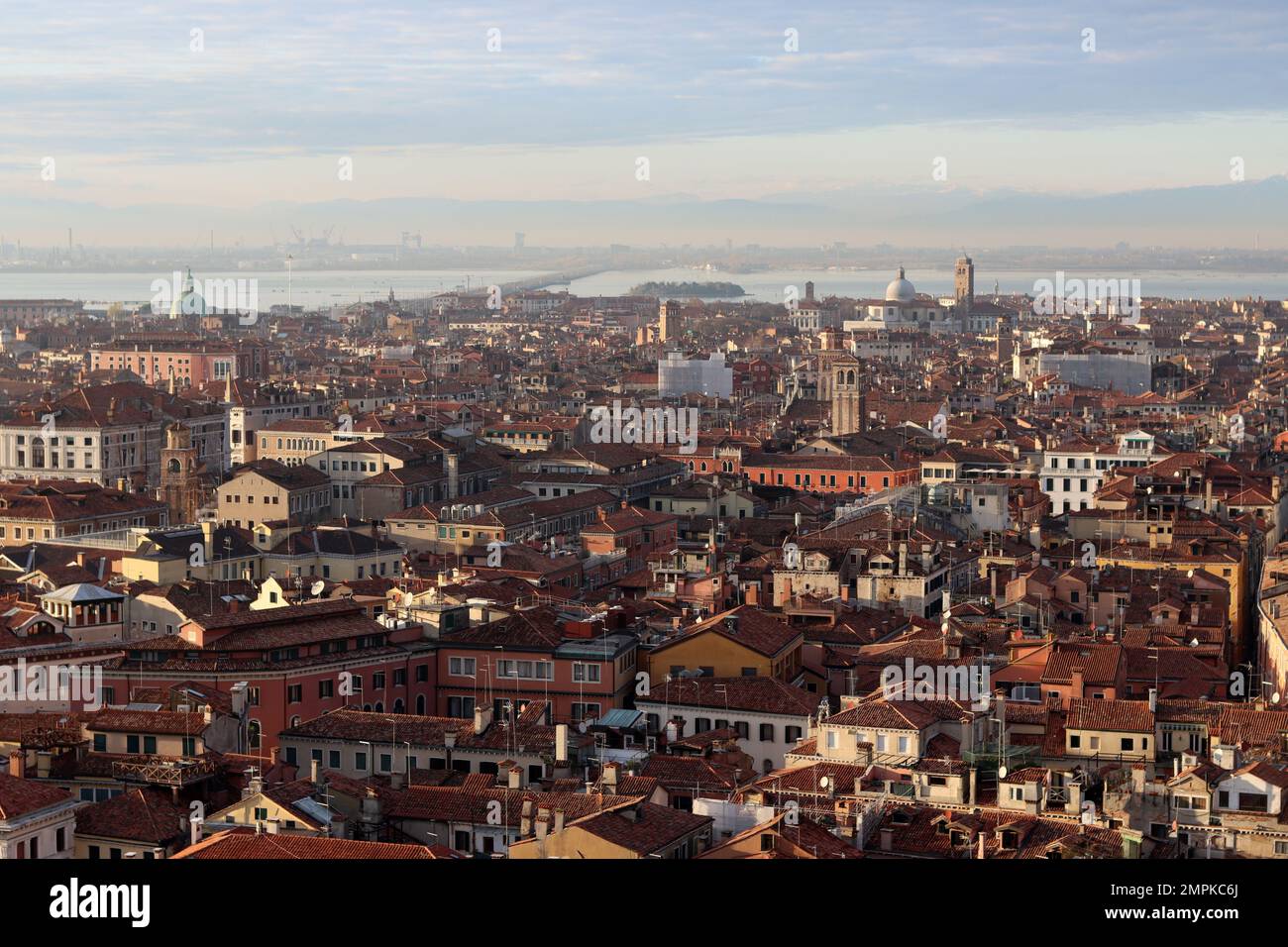 Beautiful evening in Venice. Colorful panoramic photo of famous Italian ...