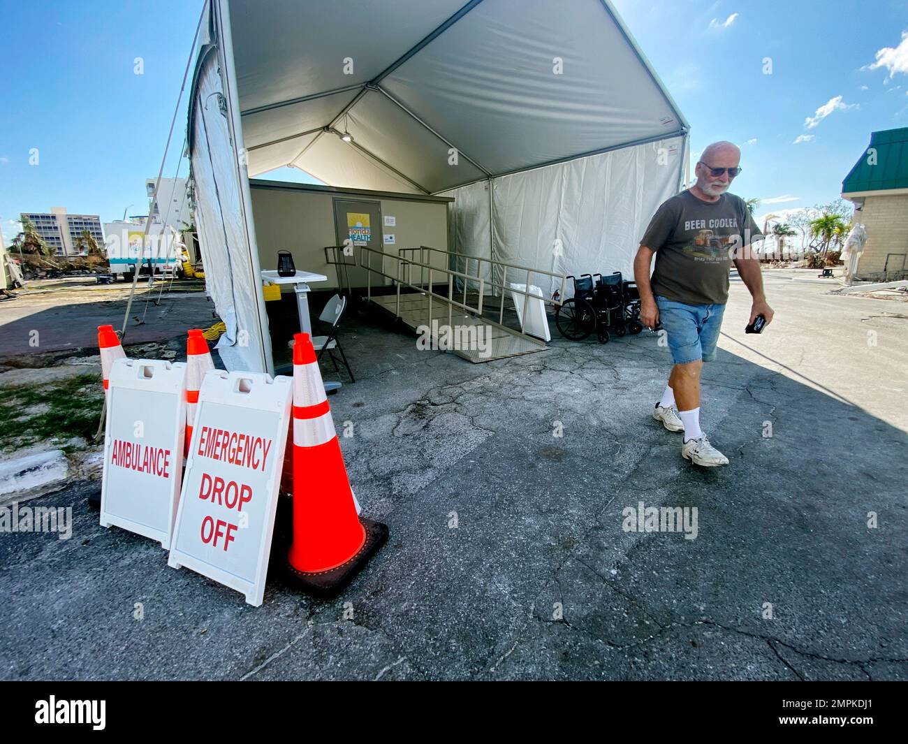 Free standing emergency room hi-res stock photography and images - Alamy