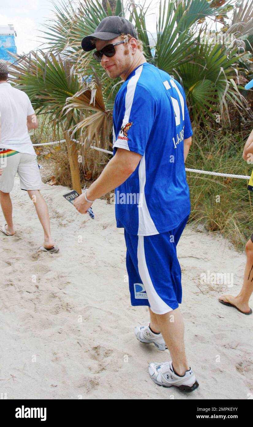 "Twilight" star Kellan Lutz arrives to participate in DirecTV's Fourth ...