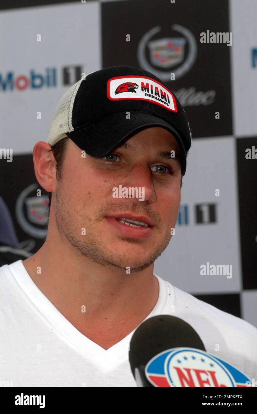 Celebrities Nick Lachey, Matt Leinart, Fergie, Queen Latifah, Vivica A ...