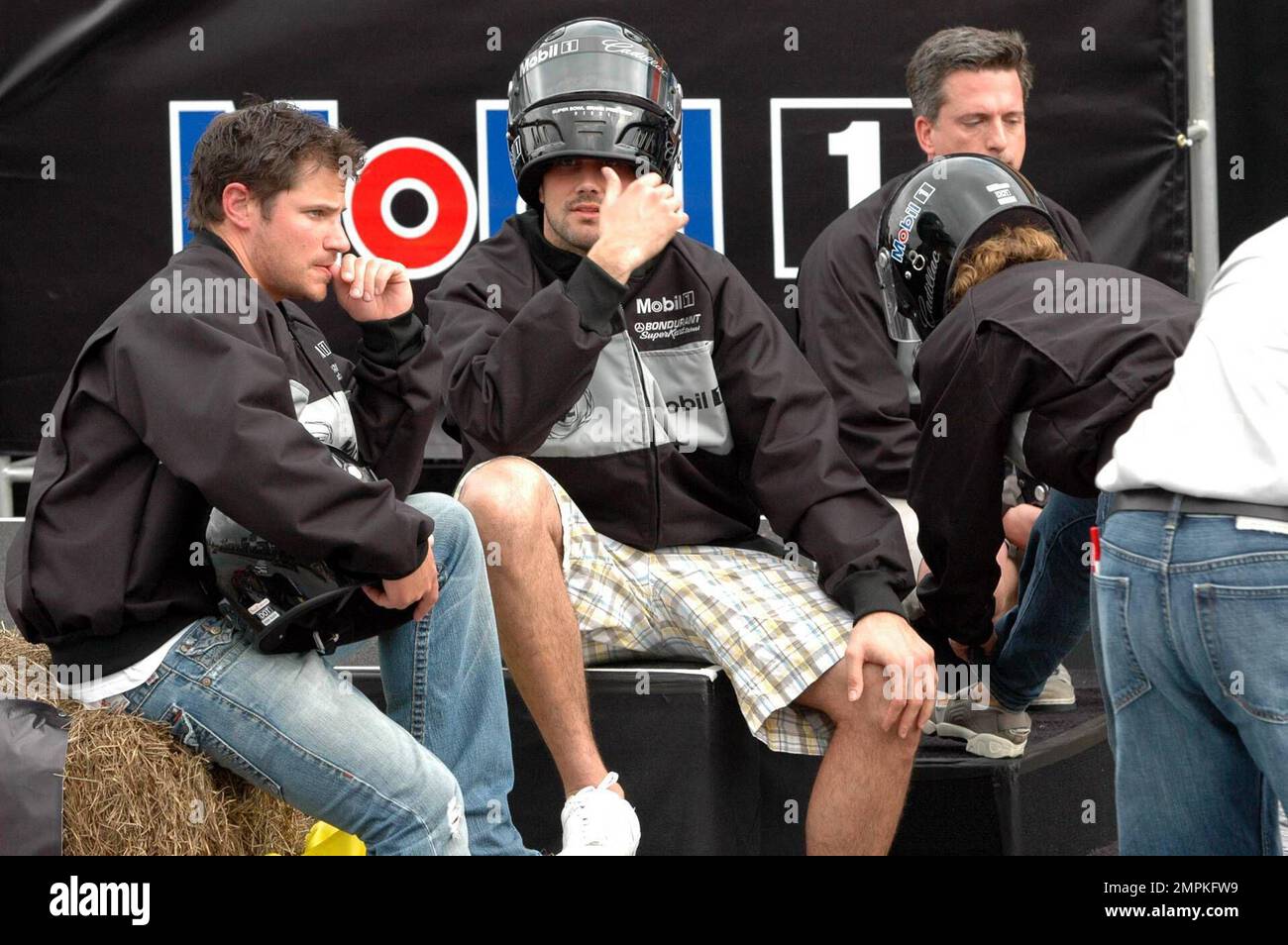 Celebrities Nick Lachey, Matt Leinart, Fergie, Queen Latifah, Vivica A ...