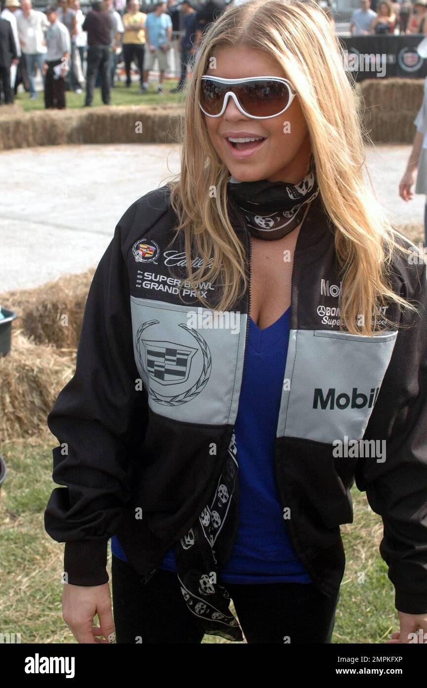 Celebrities Nick Lachey, Matt Leinart, Fergie, Queen Latifah, Vivica A ...