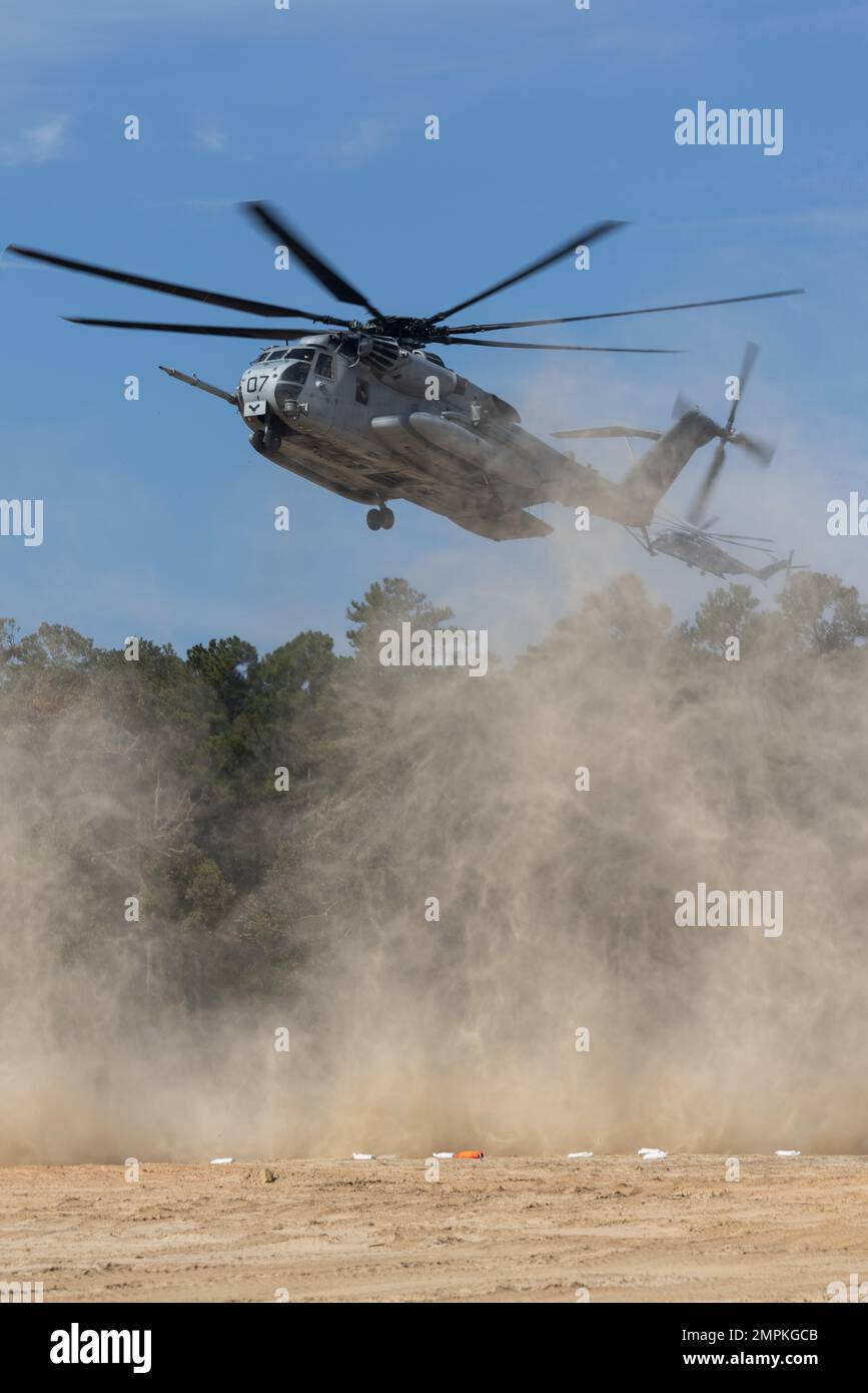 A U.S. Marine Corps CH-53 helicopters with Marine Heavy Helicopter ...