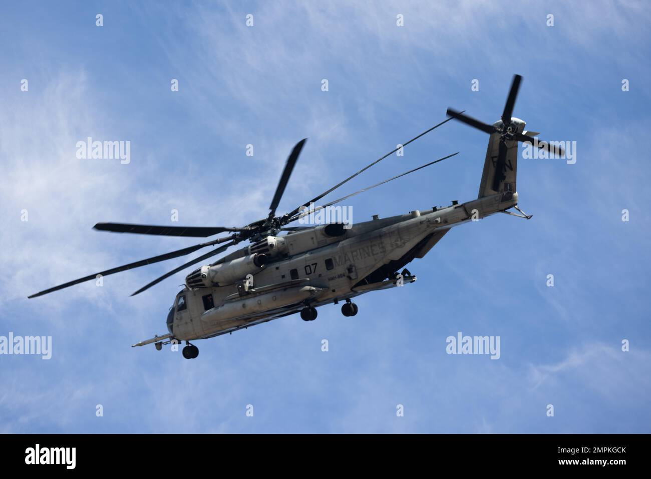 A U.S. Marine Corps CH-53 helicopter with Marine Heavy Helicopter ...