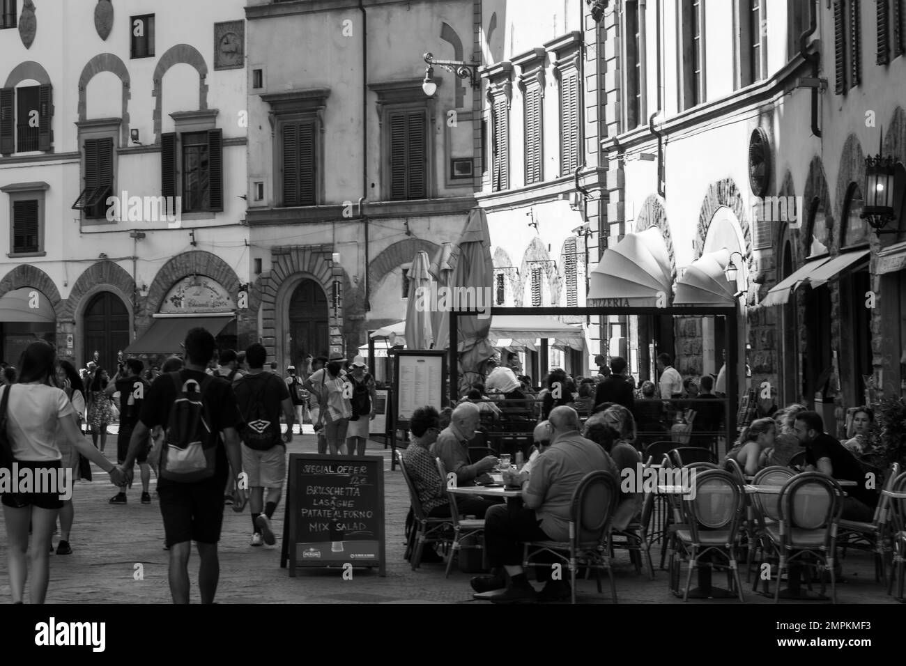 Bar restaurant city lifestyle Black and White Stock Photos & Images - Alamy