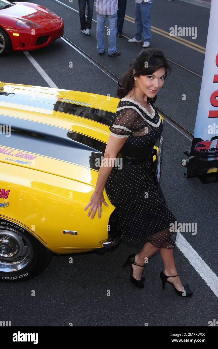 Eva Longoria takes the stage with Rosalyn Sanchez, Sofia Milos, Laura ...