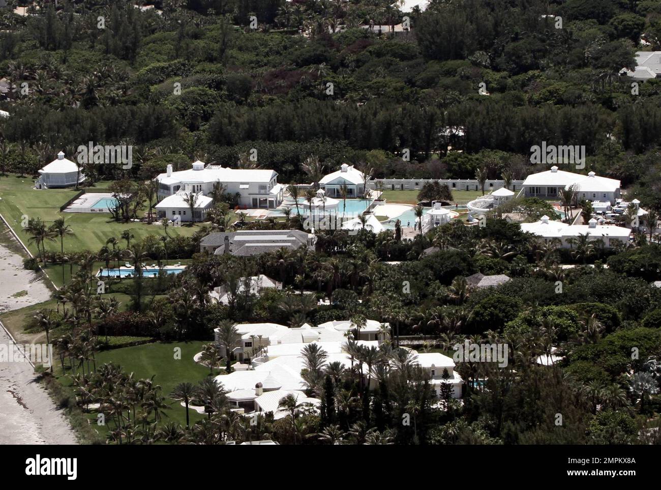 Aerial views of Celine Dion's new waterfront paradise on Jupiter Island ...