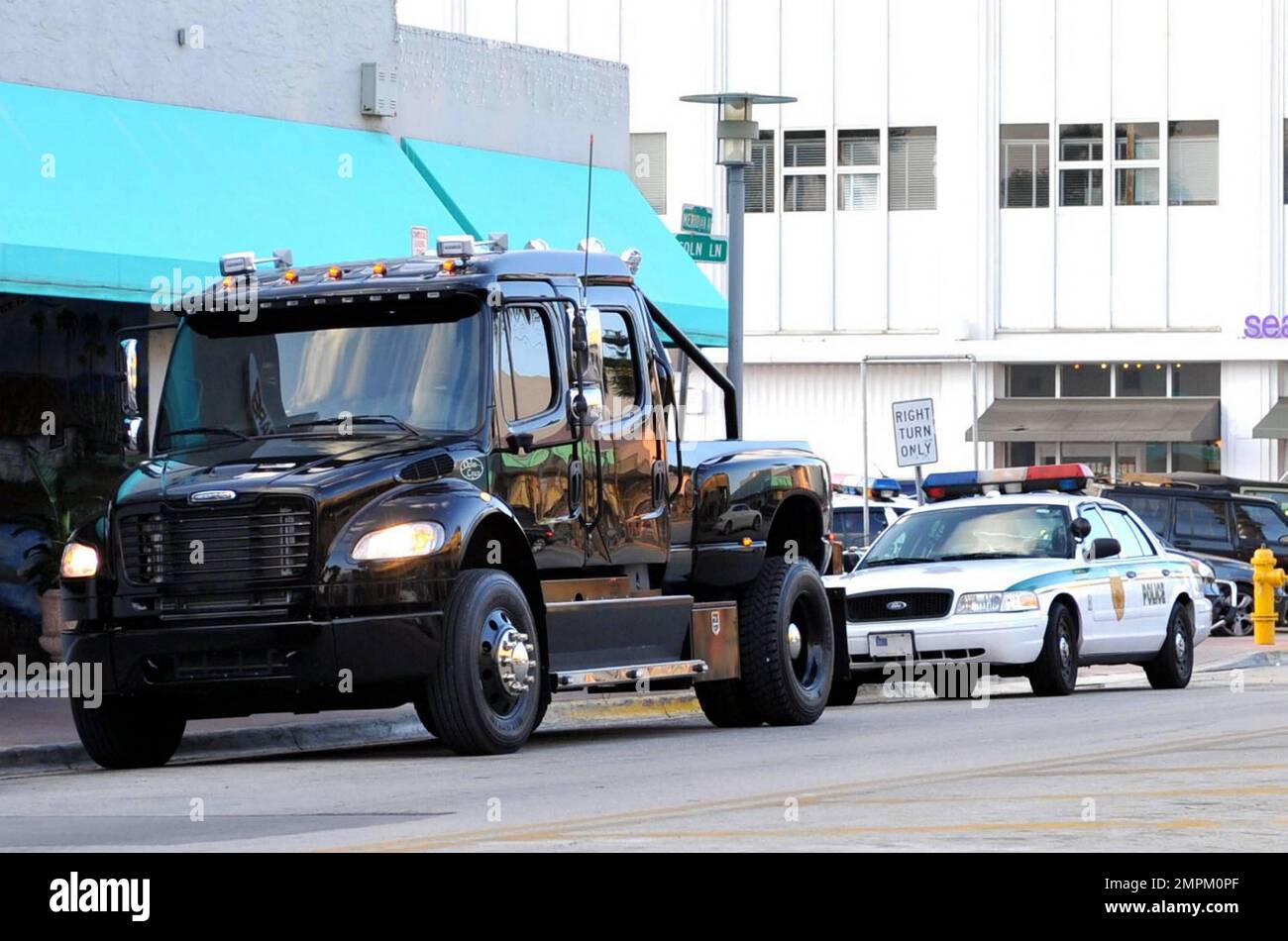 Ford f650 truck hi-res stock photography and images - Alamy