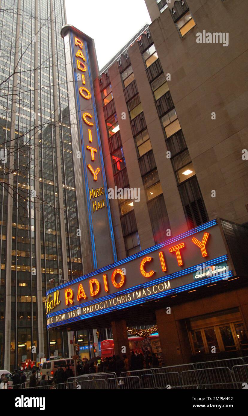 Radio City Music Hall, Midtown Manhattan, New York, USA Stock Photo - Alamy