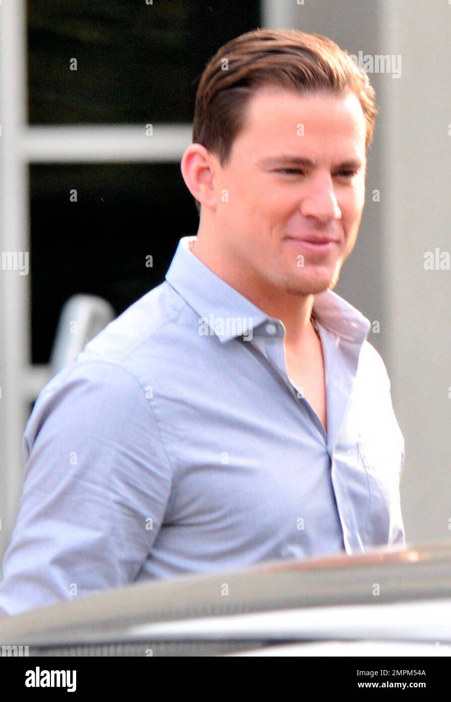 Channing Tatum is surrounded by ladies as he leaves a studio after ...