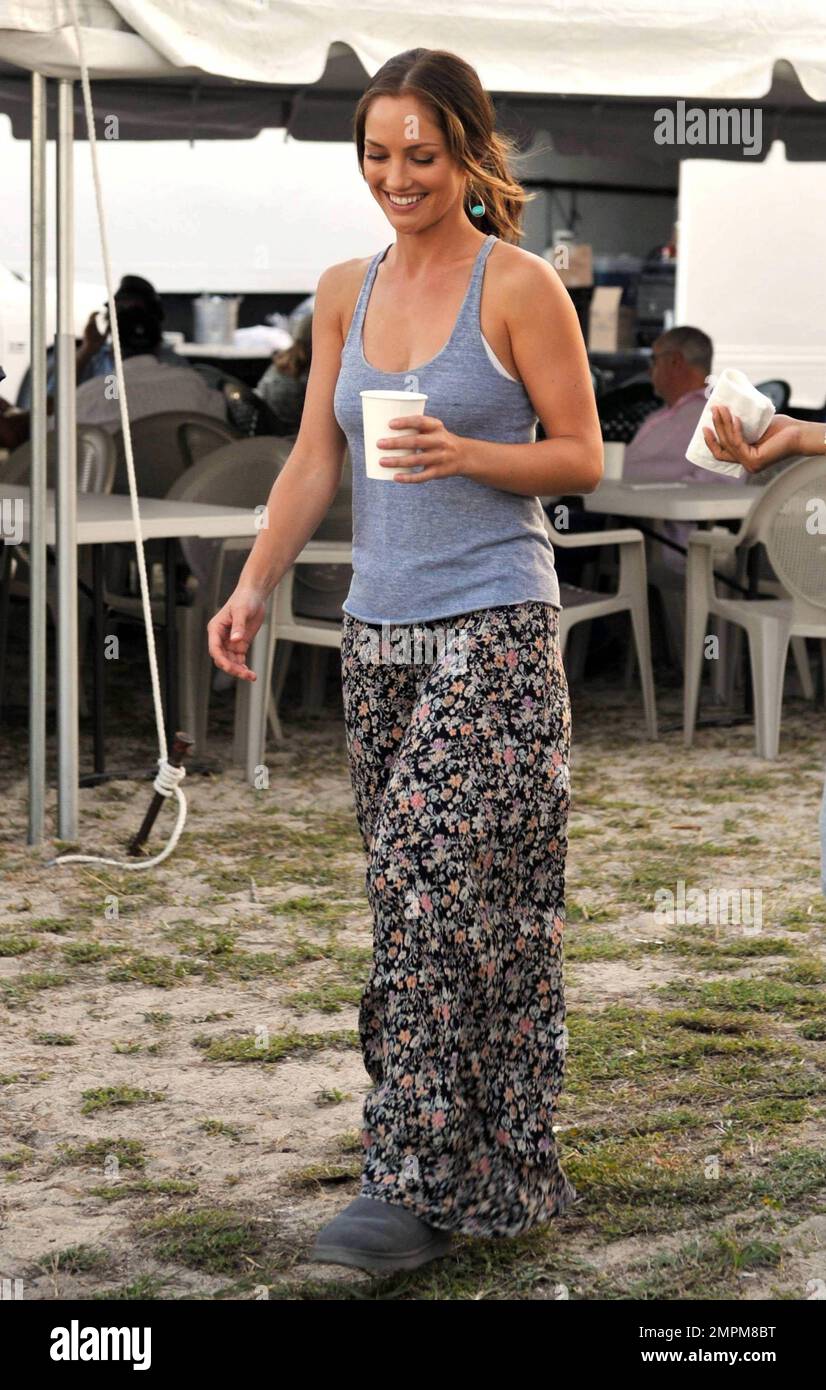 Minka Kelly, Rachael Taylor, Annie Ilonzeh and Ramon Rodriguez film ...