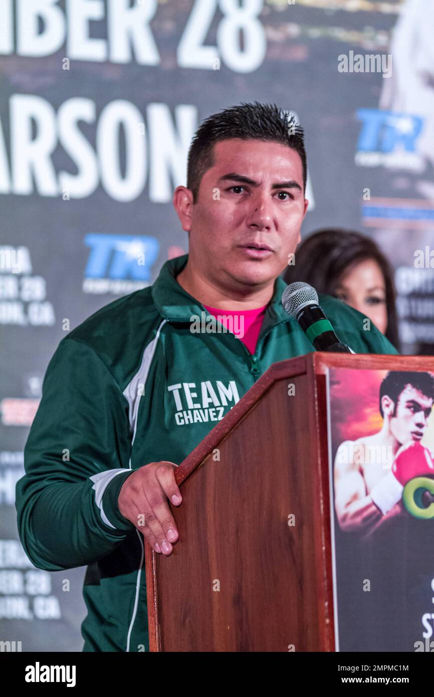 Pro boxer Julio Cesar Chavez Jr (46-1-1, 32 KOs) (left) and Pro boxer ...