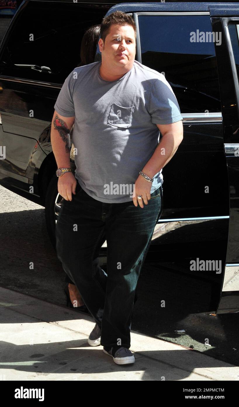 Chaz Bono and girlfriend Jennifer Elia arrive at the "Late Show with ...