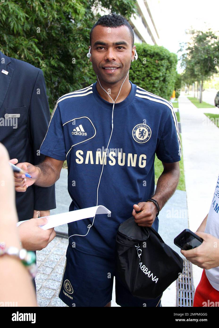 Ashley c`ole signs for chelsea hi-res stock photography and images - Alamy
