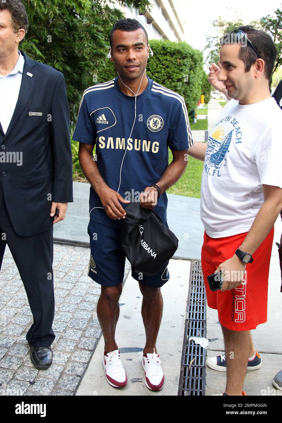 Ashley c`ole signs for chelsea hi-res stock photography and images - Alamy