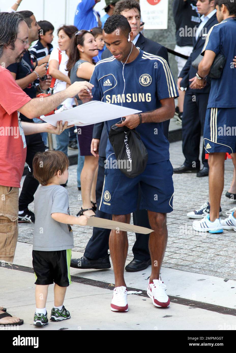 Ashley c`ole signs for chelsea hi-res stock photography and images - Alamy